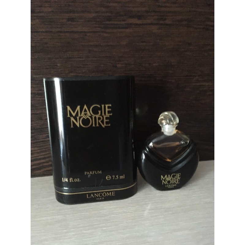 Lancome Magie Noire - купить женские духи, цены от 570 р. за 2 мл