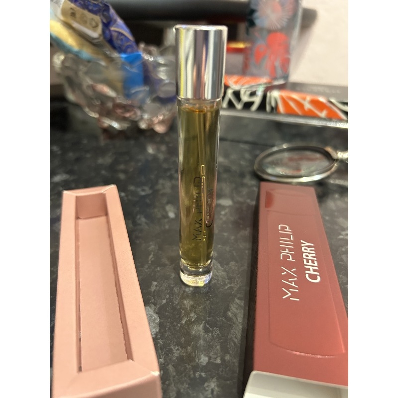 Max Philip Cherry - купить духи, цены от 260 р. за 2 мл