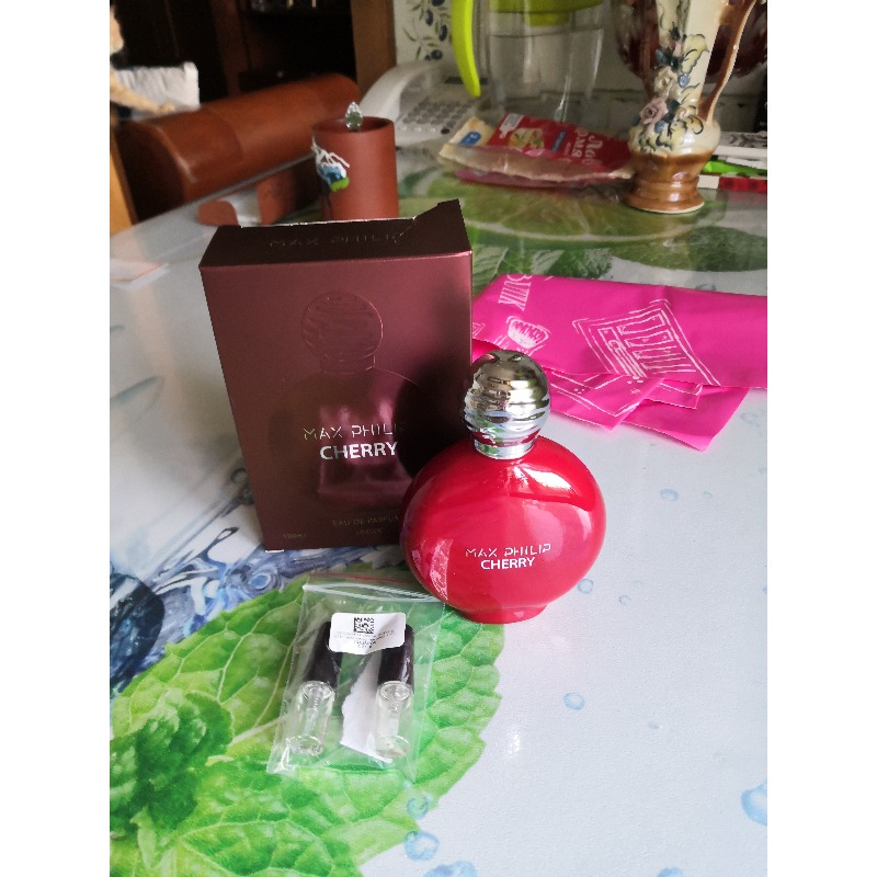 Max Philip Cherry - купить духи, цены от 260 р. за 2 мл