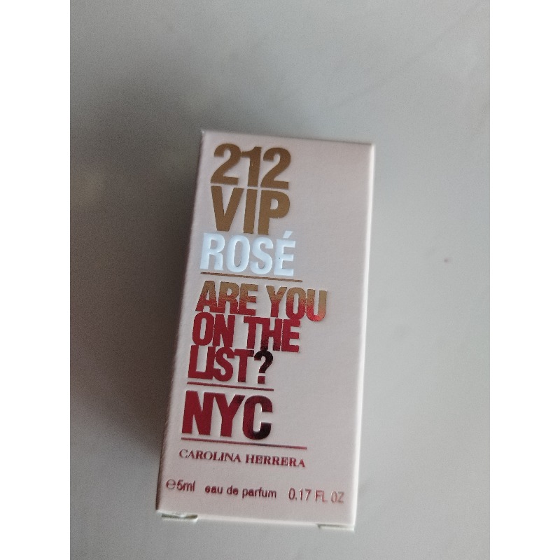 CAROLINA HERRERA 212 VIP Rose - купить женские духи, цены от 290 р. за 2 мл
