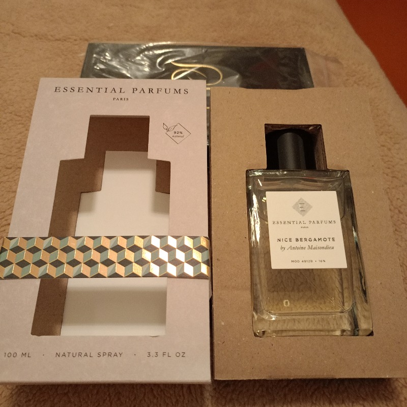 Essential Parfums Nice Bergamote - купить духи, цены от 340 р. за 2 мл